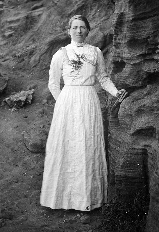 Eva Perkins, eldest daughter of Robert Perkins of Ucolta, c. 1900 ...