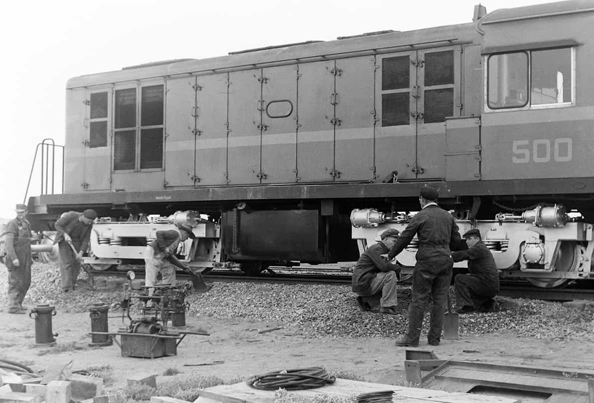 Fitters working on transferring 500 Class broad gauge locomotive ...