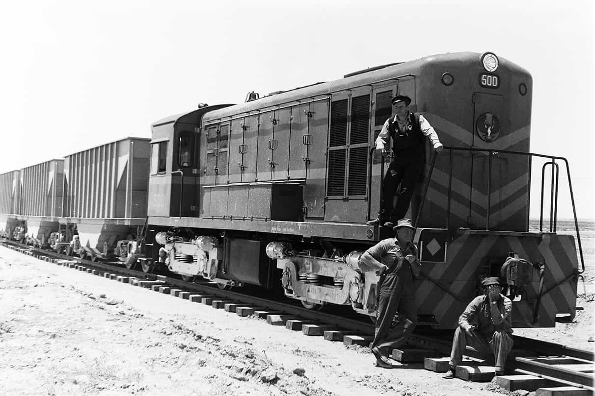 500 class at Outalpa 253 mile, 1965. Karl Haufe (footplate), Jack Hogg ...